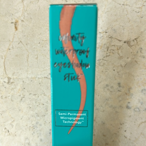 thrive causemetics | Makeup | Nwt Thrive Causemetics Infinity ...